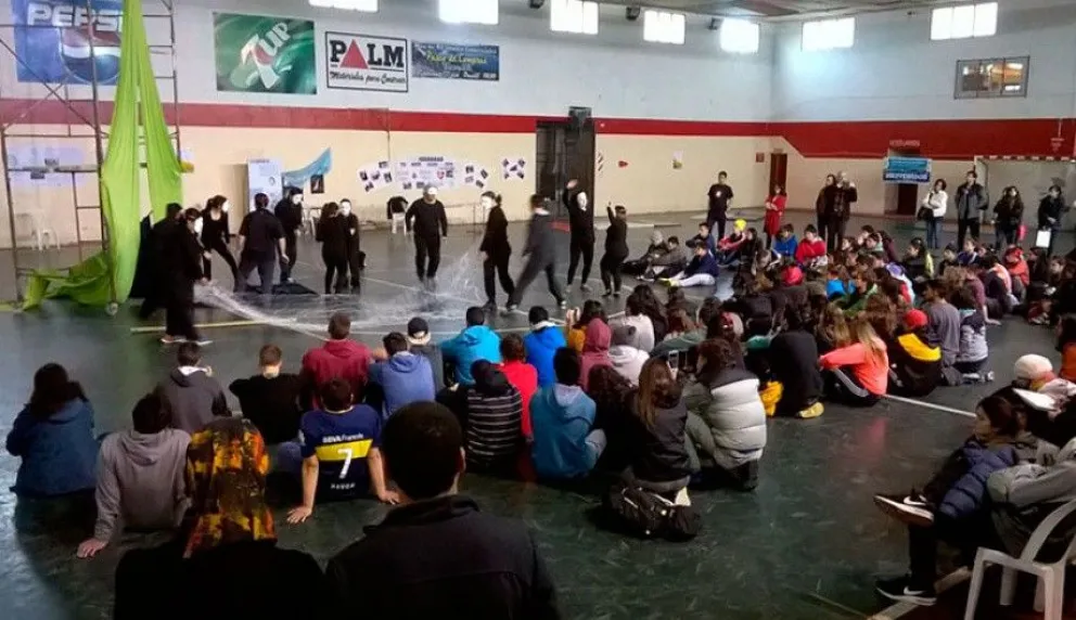 Unos 400 estudiantes de la UNCo y UNRN participan de las II Jornadas ...