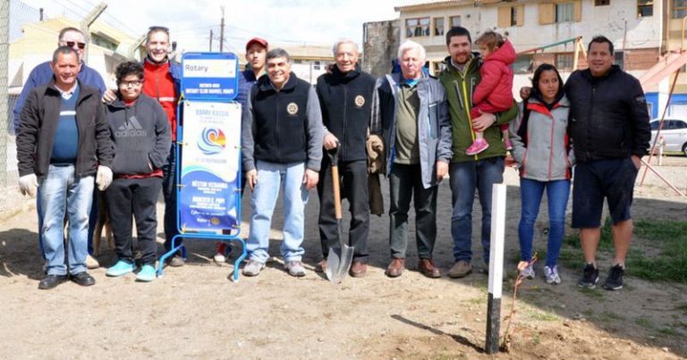 El Rotary Club Nahuel Huapi plantó 40 ejemplares de especies nativas ...